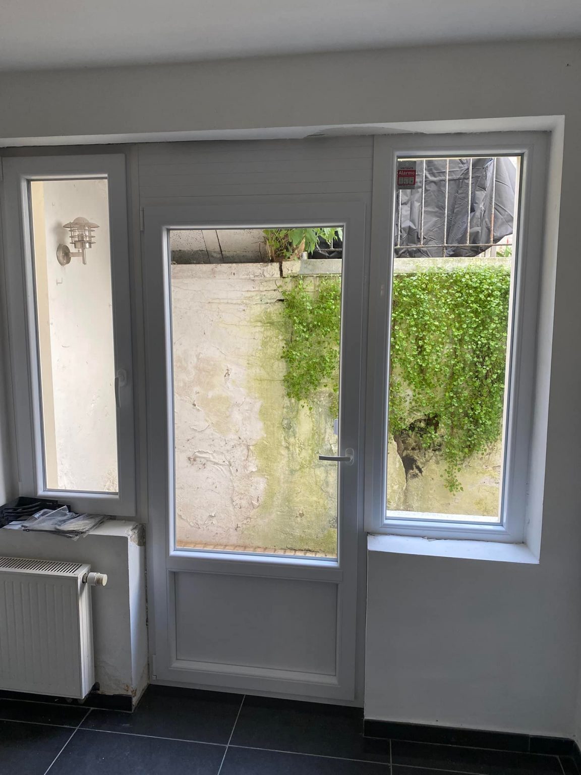 Bruxelles: Châssis PVC Salamander 76, Portes et Fenêtres • AluGlass ...