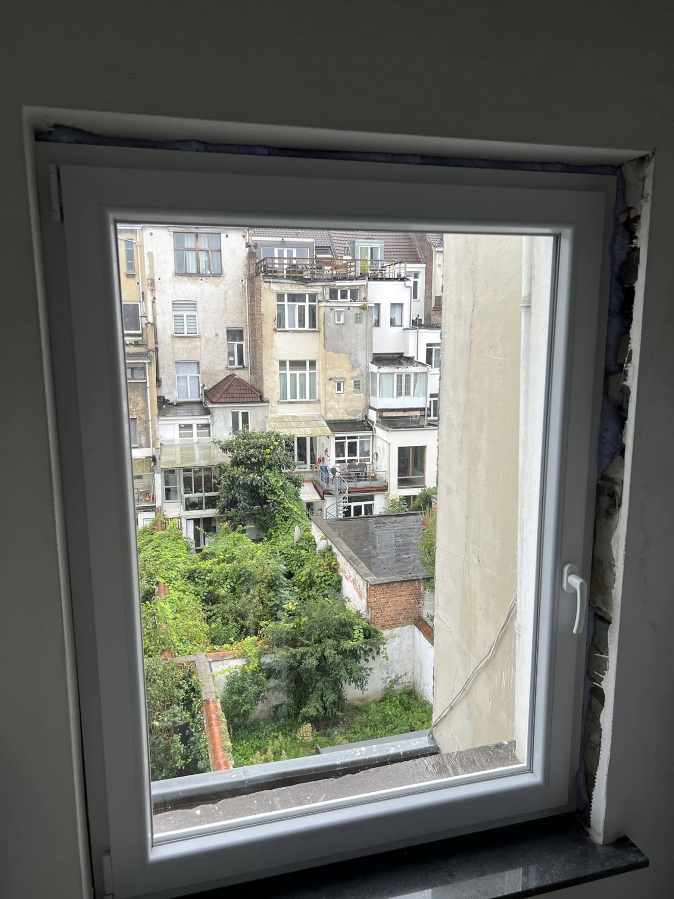 Schaerbeek: Châssis PVC Salamander • AluGlass Bruxelles