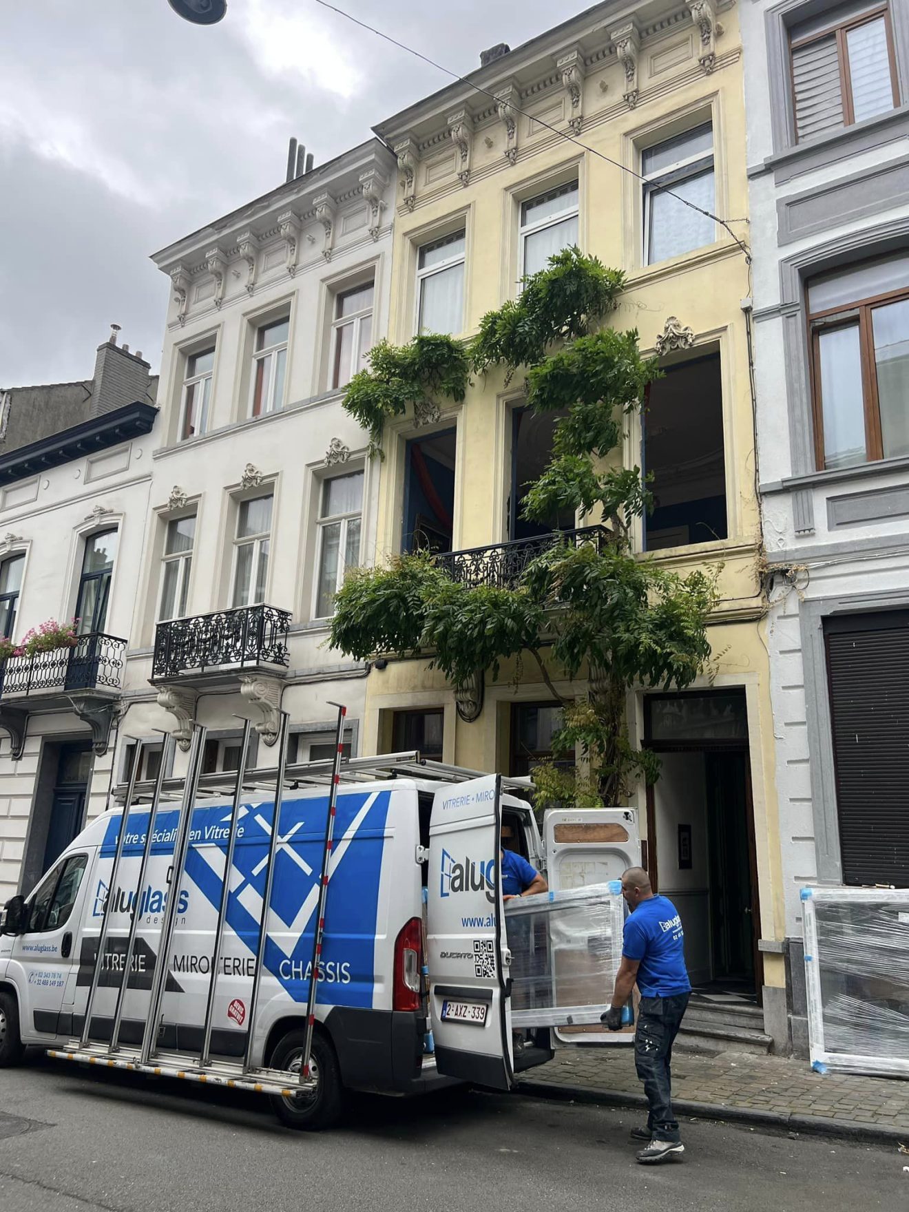 Schaerbeek: Châssis PVC Salamander • AluGlass Bruxelles